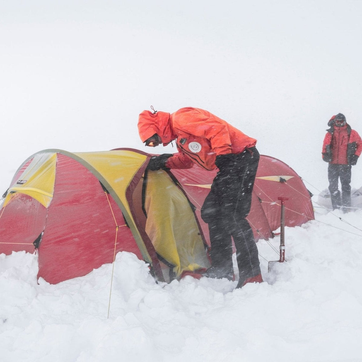 Winterzelten: Tipps für unvergessliche Nächte im Schnee | Eddys